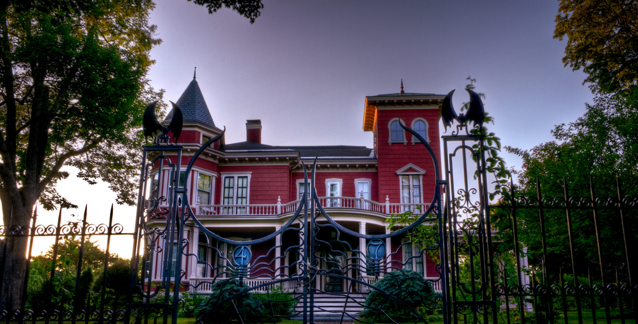 Halloween Haunts & Creepy Things to Do in Maine - Visit Maine